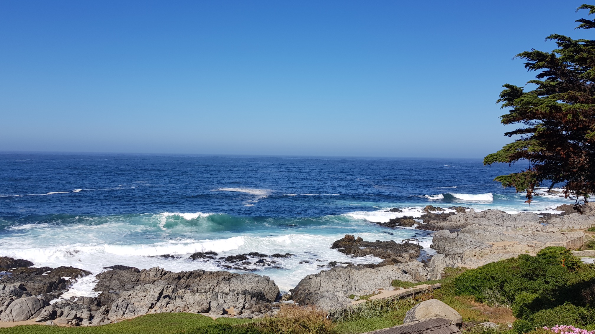 Bate e volta saindo de Santiago: Isla Negra e a maior piscina do mundo