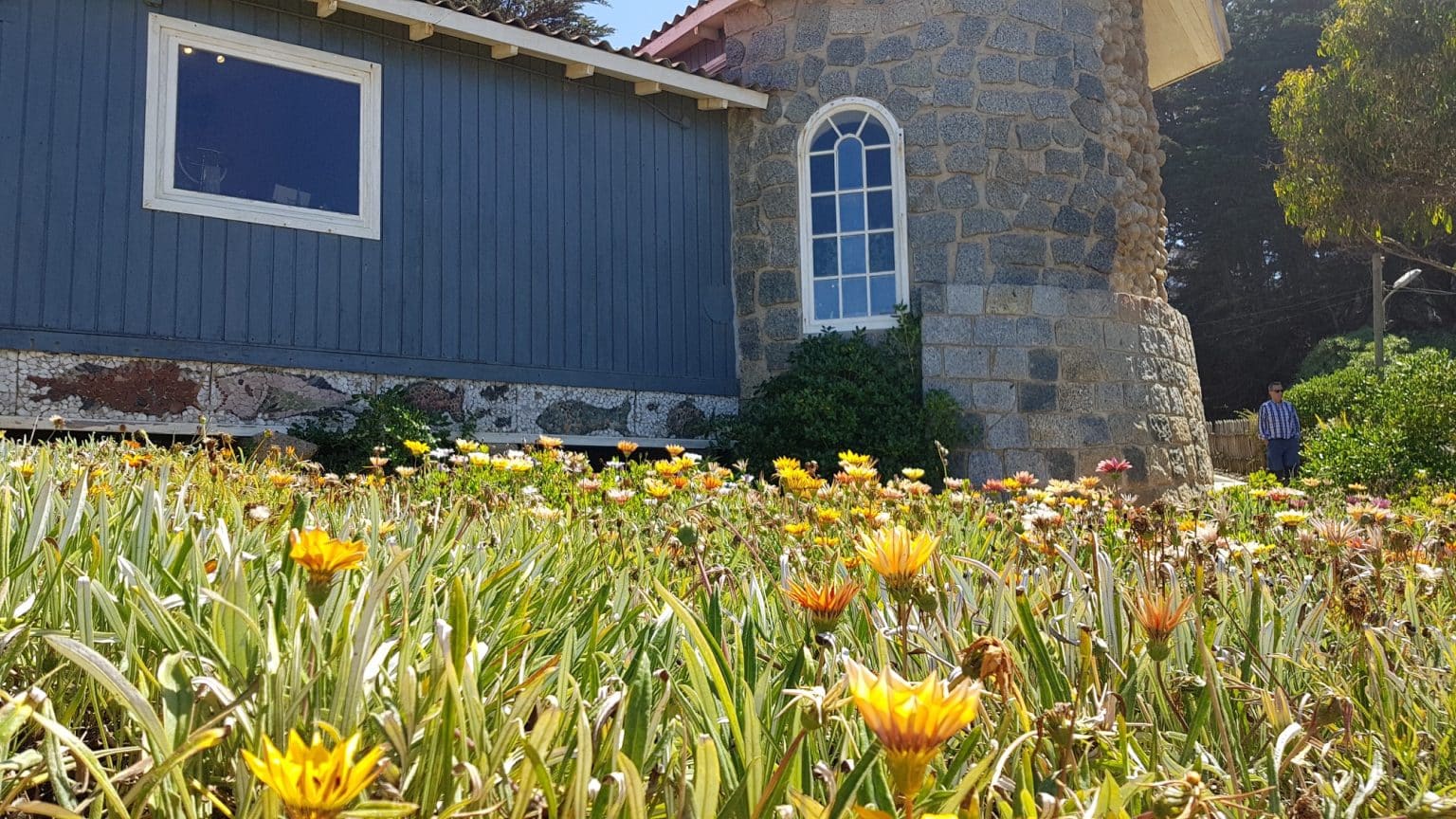 Bate e volta saindo de Santiago: Isla Negra e a maior piscina do mundo